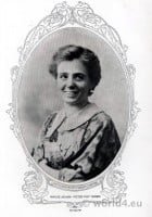 Maude Adams as Peter Pan 1905