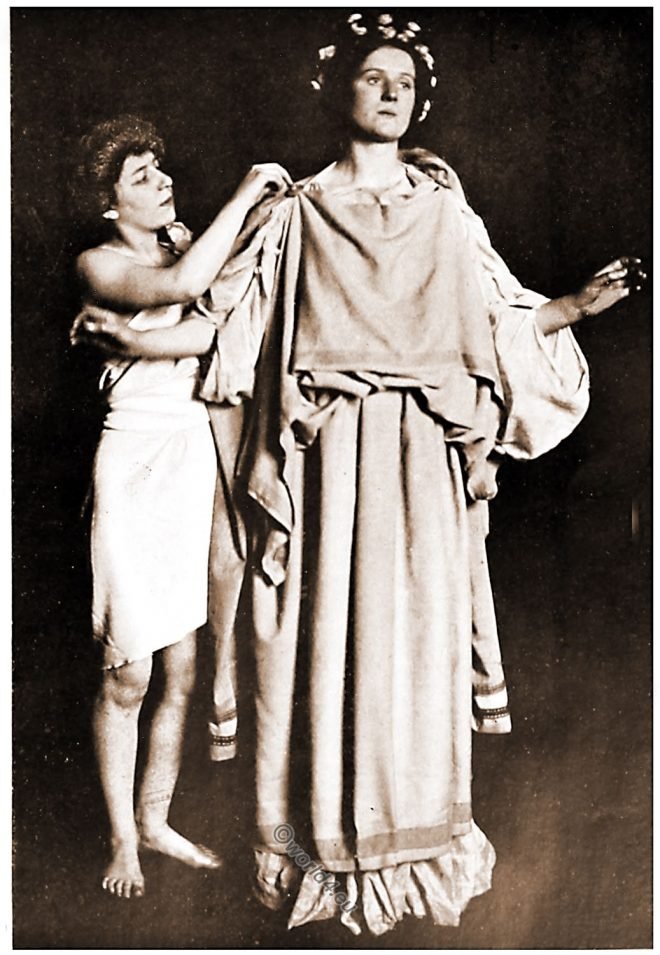 How Greek women dressed. The female dress of the classical period.