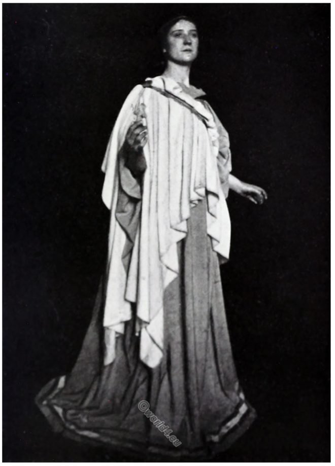 How Greek women dressed. The female dress of the classical period.